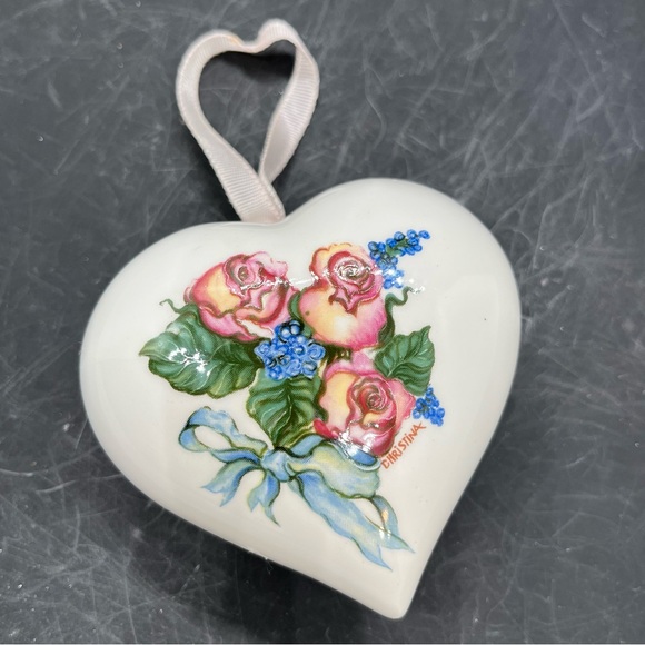 Accents | Vntge Heart Shaped Ceramic Potpourri Diffuser Hanging Decor ...